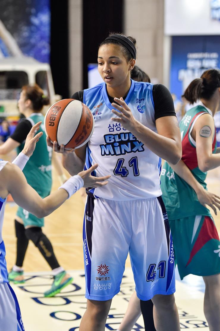 [프리뷰] ‘2위 싸움’ 삼성생명 vs 하나은행, 잡을까? 도망갈까?