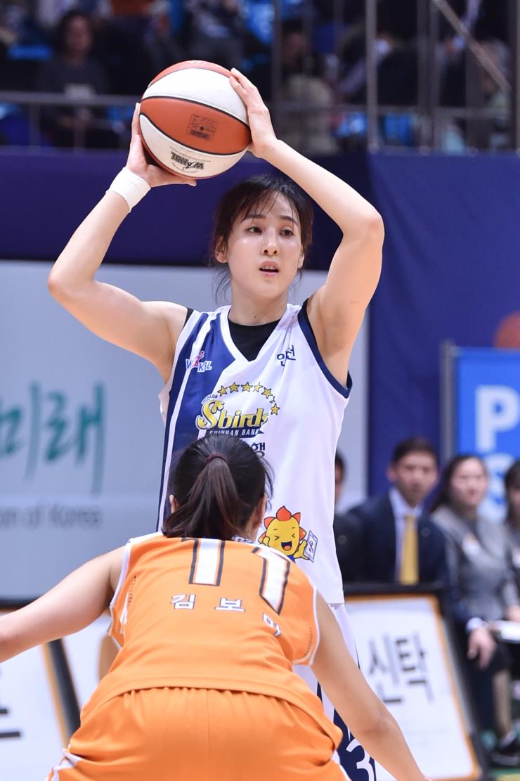 '팔방미인' 김단비도 막지 못한 PO 좌절