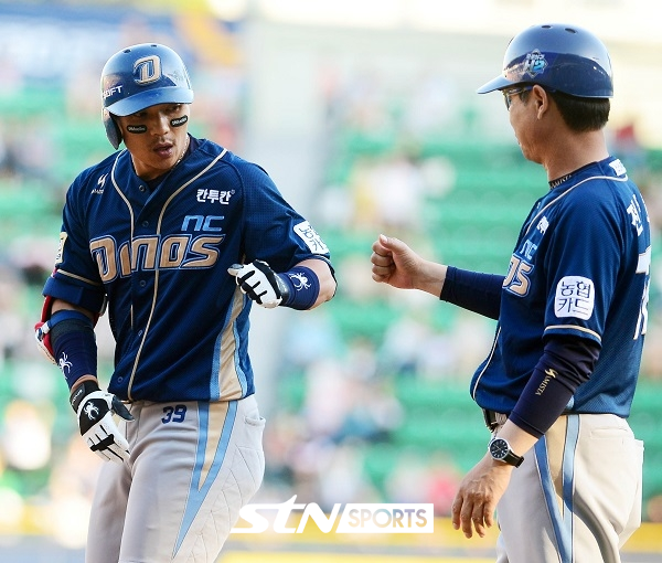 NC 이종욱, 개인 통산 5천 타수 달성…36번째