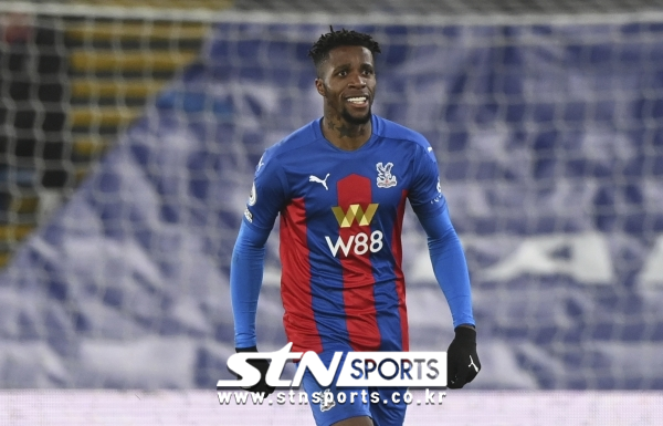 [EPL 36R] '자하 맹활약' 팰리스, 난타전 끝 빌라 3-2 제압