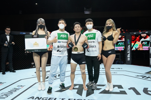[AFC16] '십자인대 파열 투혼' 김진민, MMA 기술 총망라 판정승