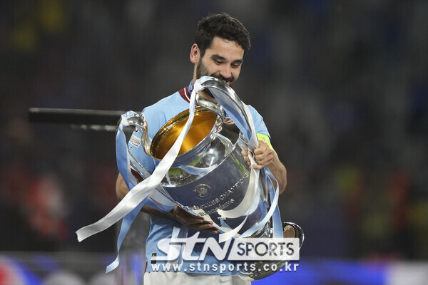 맨시티 주장 귄도안, “믿을 수 없다! 우리는 역사를 썼다!”