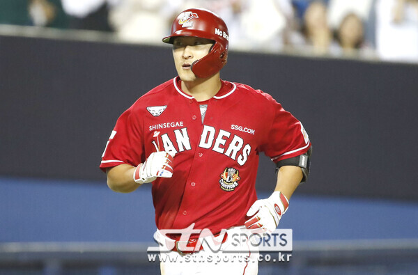 2019 세이브왕, 타자로 154km 패스트볼 때려 잠실을 넘겼다!