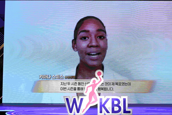 [W시상식] '8관왕' KB박지수, 만장일치로 WKBL 최고의 별…김완수 지도자상 (종합)