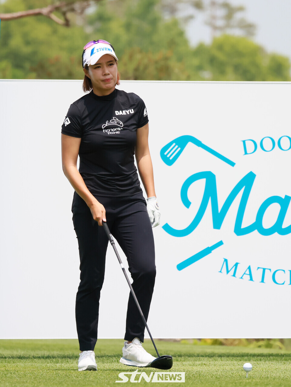 [STN포토]티샷 준비하는 최민경