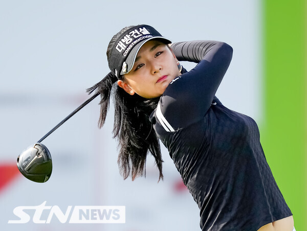 '루키' 주가인, 셀트리온 퀸즈마스터즈 첫날 선두권 오르며 데뷔 알려 "KLPGA투어 마스코트가 되겠습니다"