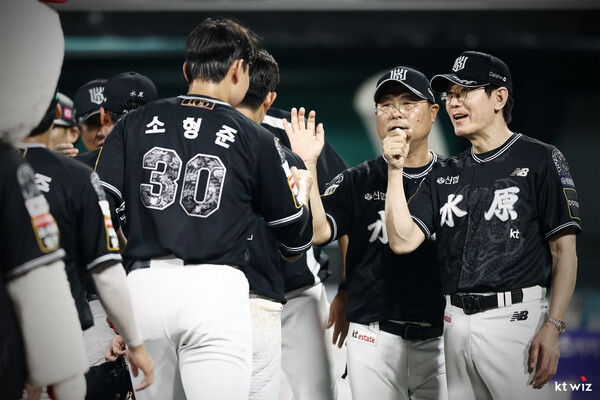 [WC1] '마법 지휘관' 이강철 감독 "마법같이 최초로 또 한번 업셋을"