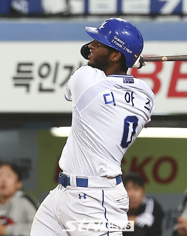 [PO2] ‘홈런 5방 펑펑’ 삼성, LG에 10-5 승리…광주까지 단 한 걸음 남았다