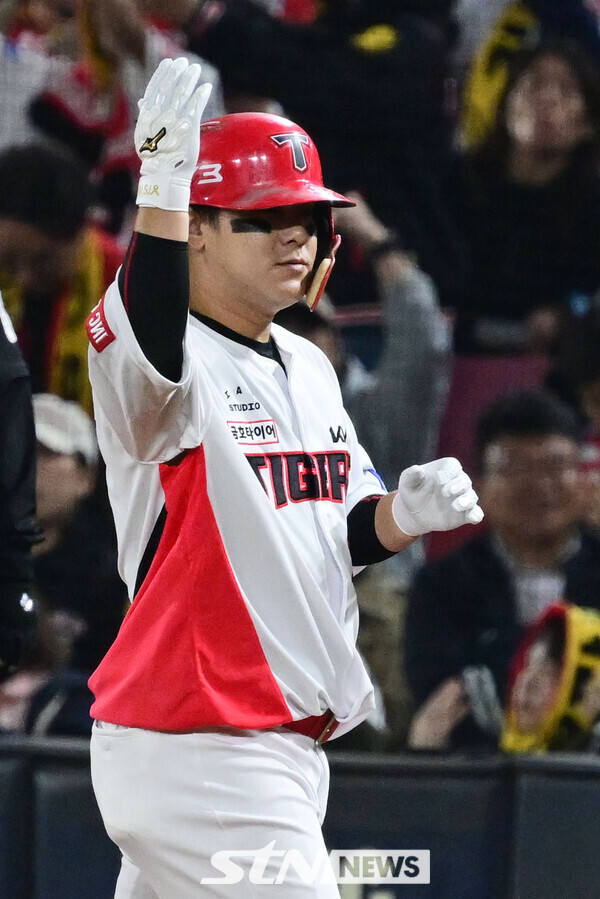 [KS5 현장] 타이거즈 불패 신화, 12번째 우승으로 이어진다! 37년 만에 홈에서 우승!