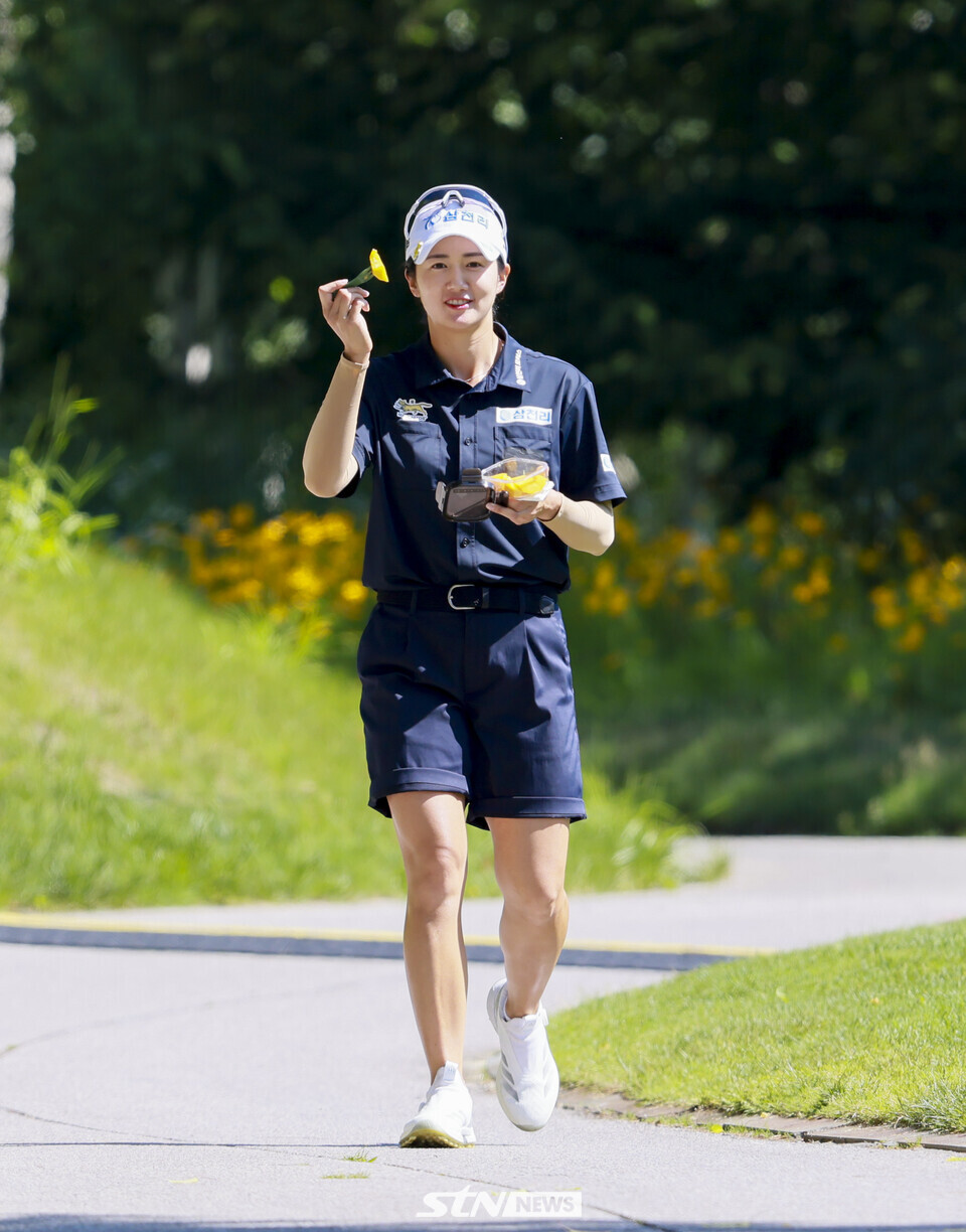 [STN포토]이세희, 간식 좀 드세요