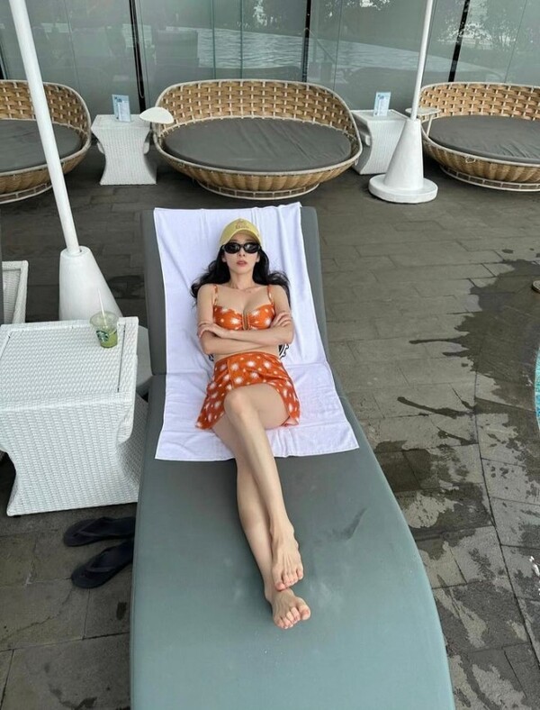 산다라박, '글래머 비키니' 대박…뼈말라 아니네