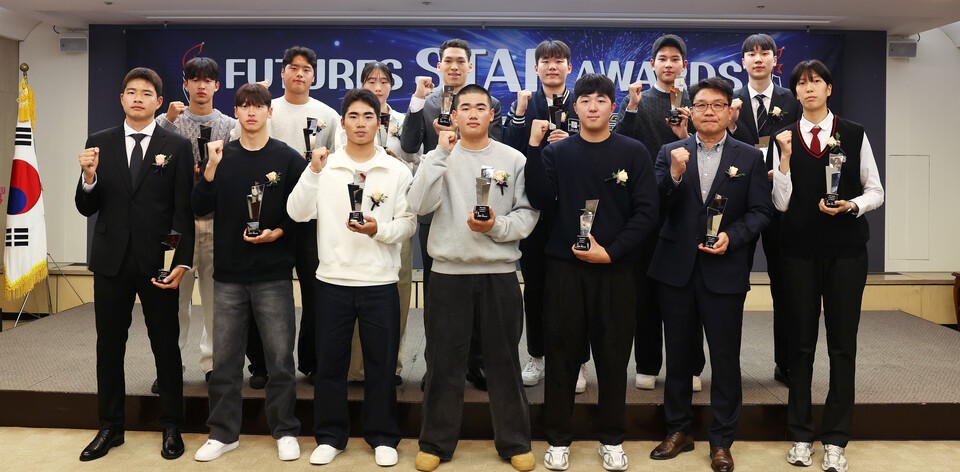 [STN 현장] 'K리그 이끄는 영건' 김현오·박시후, 퓨처스 스타대상 '스타상' 수상!