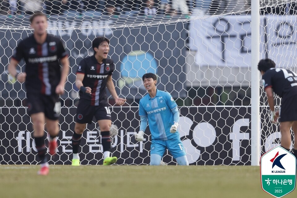 [STN 현장] '승격까지 단 두 경기' 4전 5기 부천, 잔혹사 끝내고 구단 새 역사 작성!