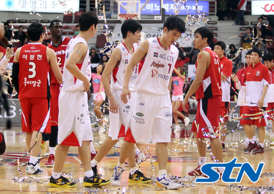 SK와 KGC 4강 PO, 1차전 특명 ‘수비만이 살길이다’