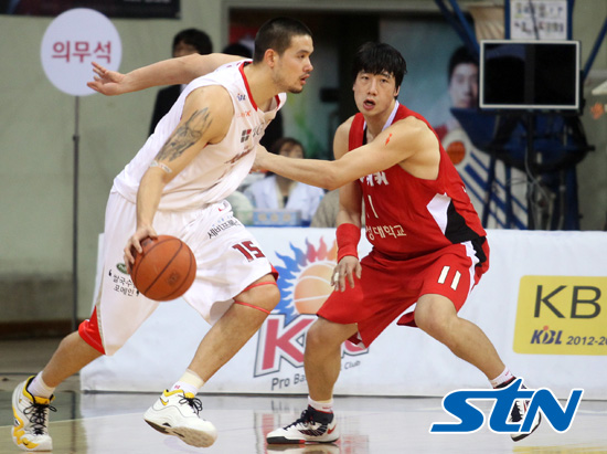 SK와 KGC 4강 PO, 1차전 특명 ‘수비만이 살길이다’